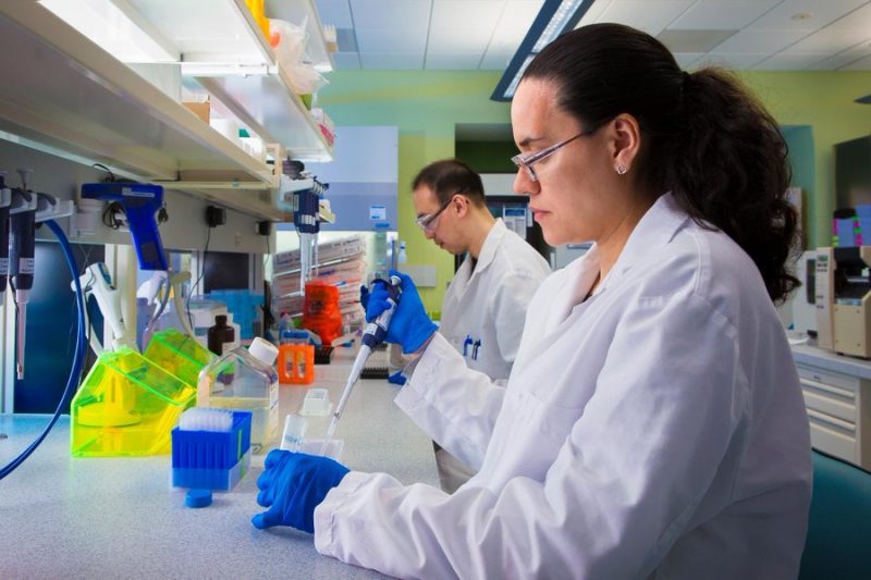 Sanofi anuncia ensayos con sarilumab para tratar las complicaciones ...